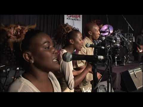 Lundi - Tumelo Ke Thebe (Live) - YouTube