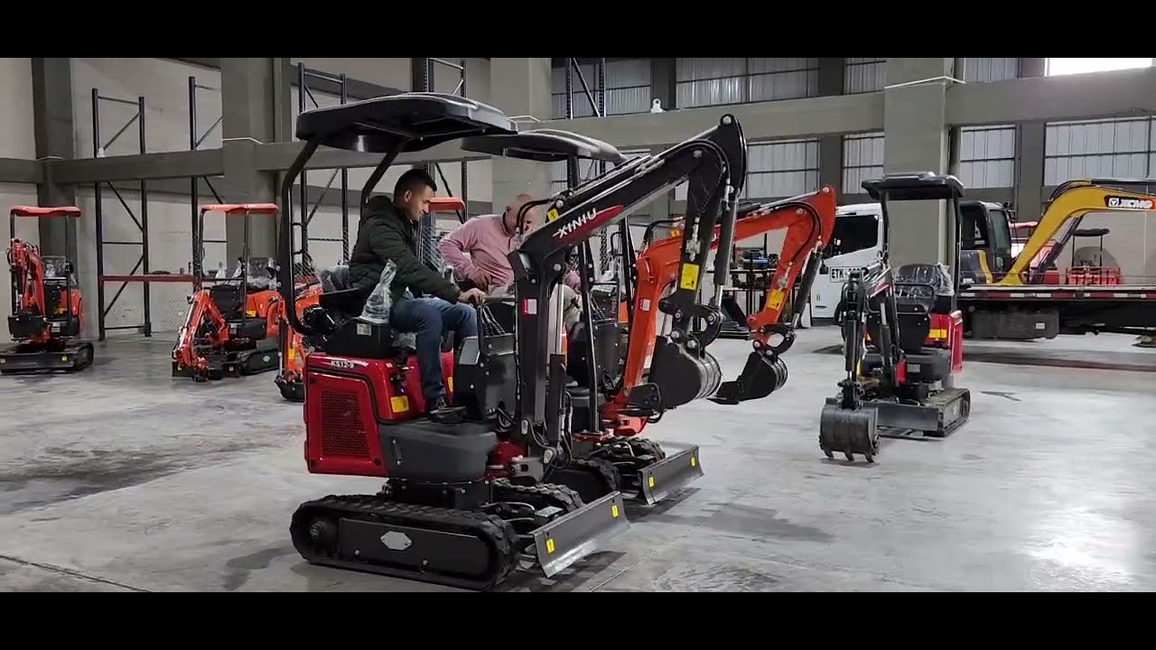 Rhino Excavator Race - YouTube