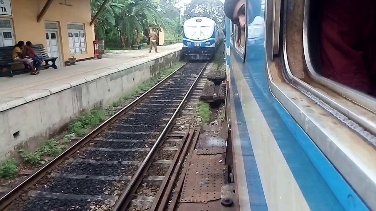 S14 train reached to ganewaththa railway station - YouTube