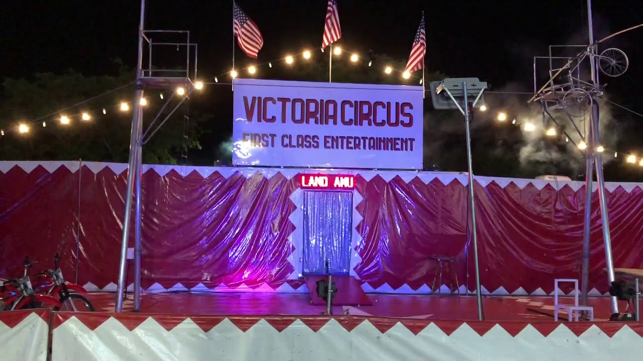 Victoria Circus Light Show - YouTube