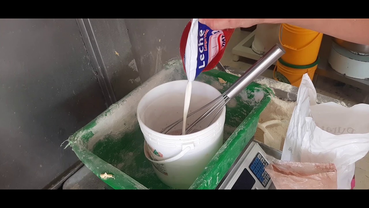 Como se hace el pan rollo 🍞😋 #colombia #Bogota - YouTube