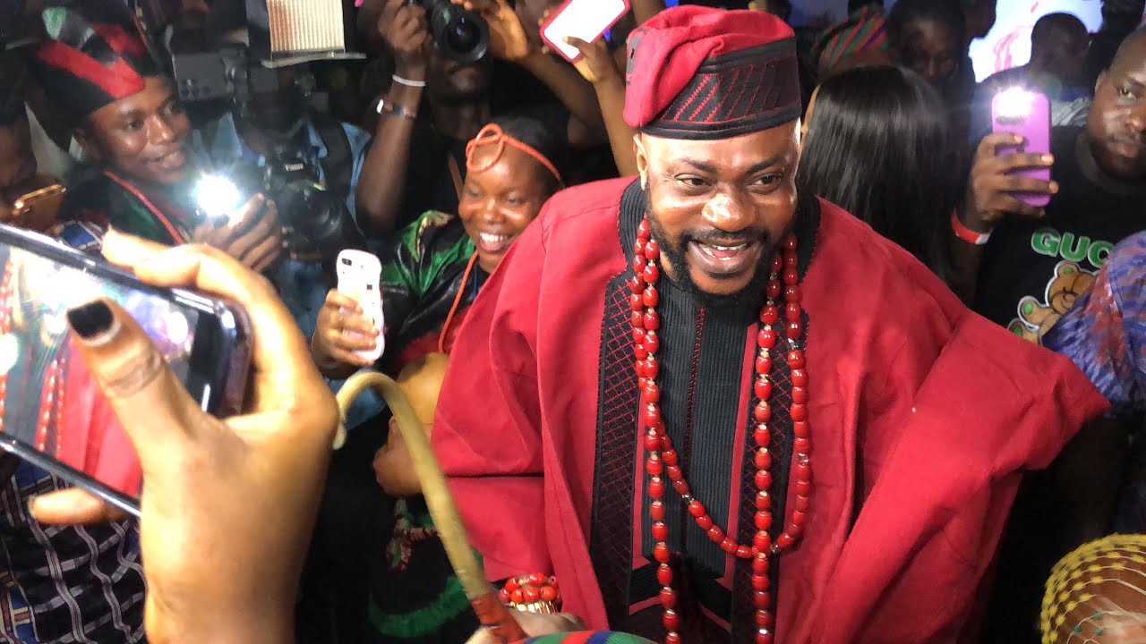 Odunlade Adekola full of happiness as he arrives at the ORISA movie ...