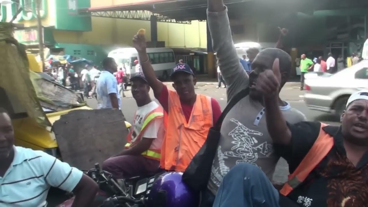 CAMBUMBO en las calles de R.D - YouTube