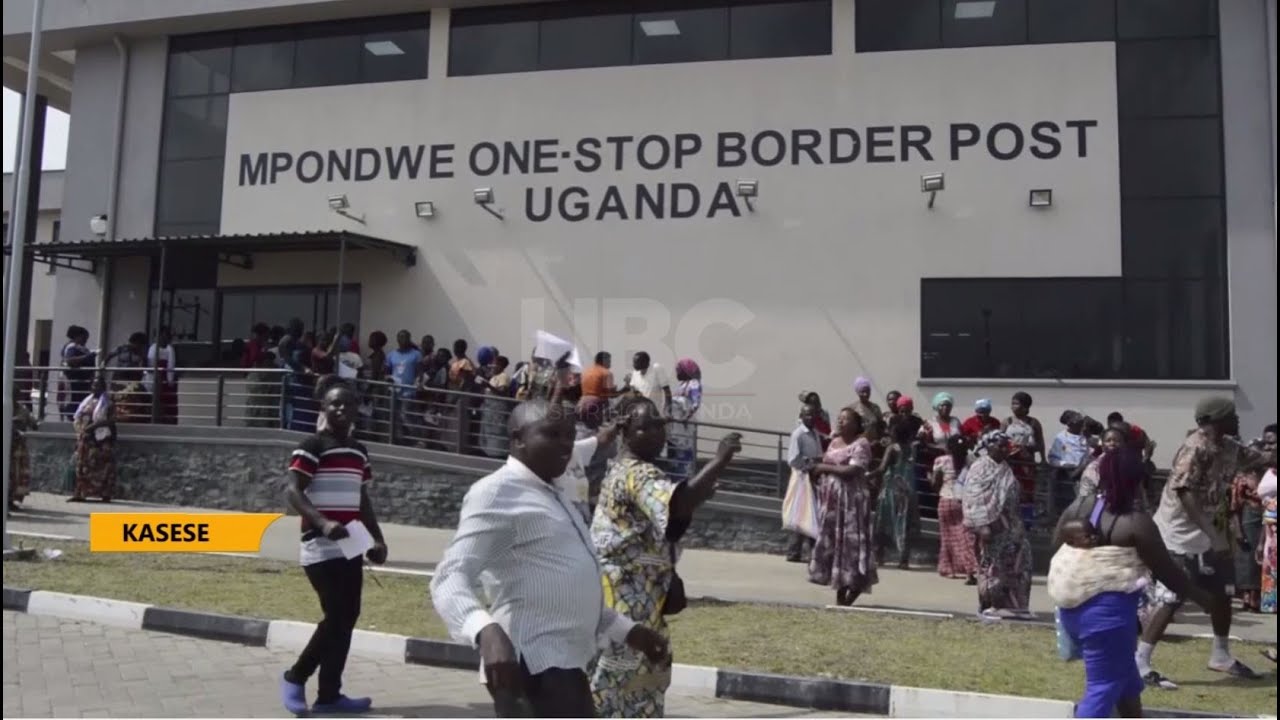 Museveni at Mpondwe border - Traders up in arms with district ...