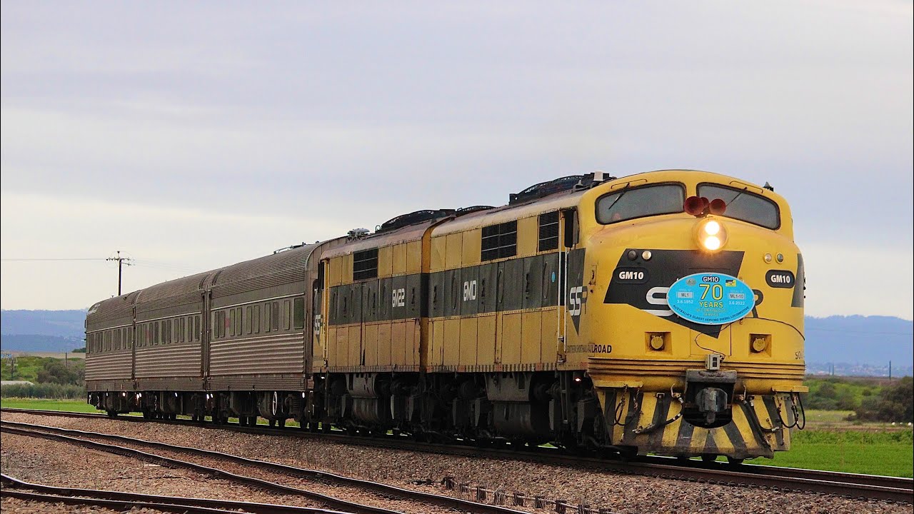 GM Class locomotives north of Adelaide - YouTube