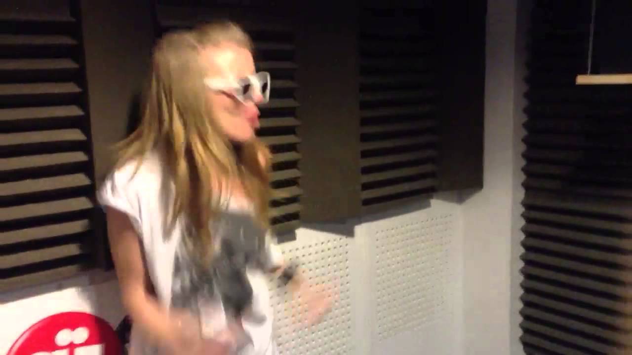 Le Morning Rock - Caro dans un de ses moments dont elle seule a le ...