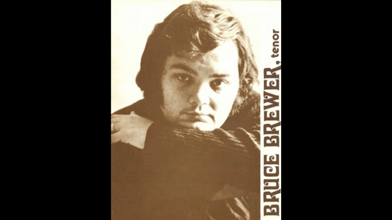 Bruce Brewer tenor sings "Una furtiva Lagrima" - YouTube