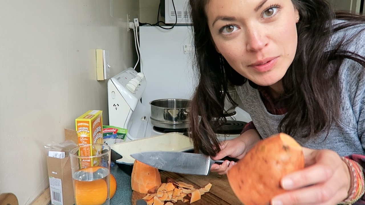 Cooking Thanksgiving Dinner in New Zealand - YouTube