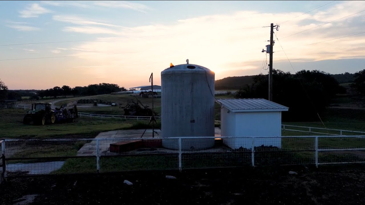 W4 Ranch: Gallagher Satellite Liquid Monitoring System - YouTube