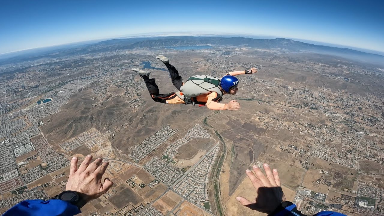 AFF Level 4 - Skydive Perris PSP - YouTube