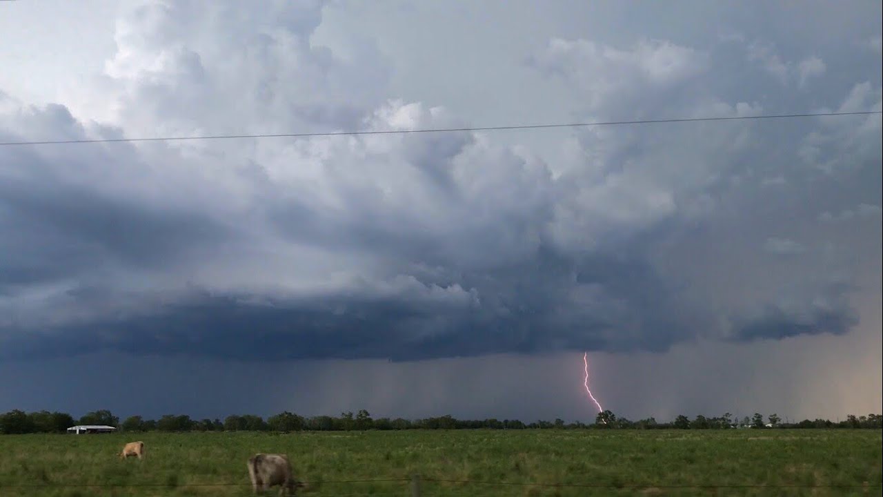 Mammatus Clouds, CG Lightning - YouTube
