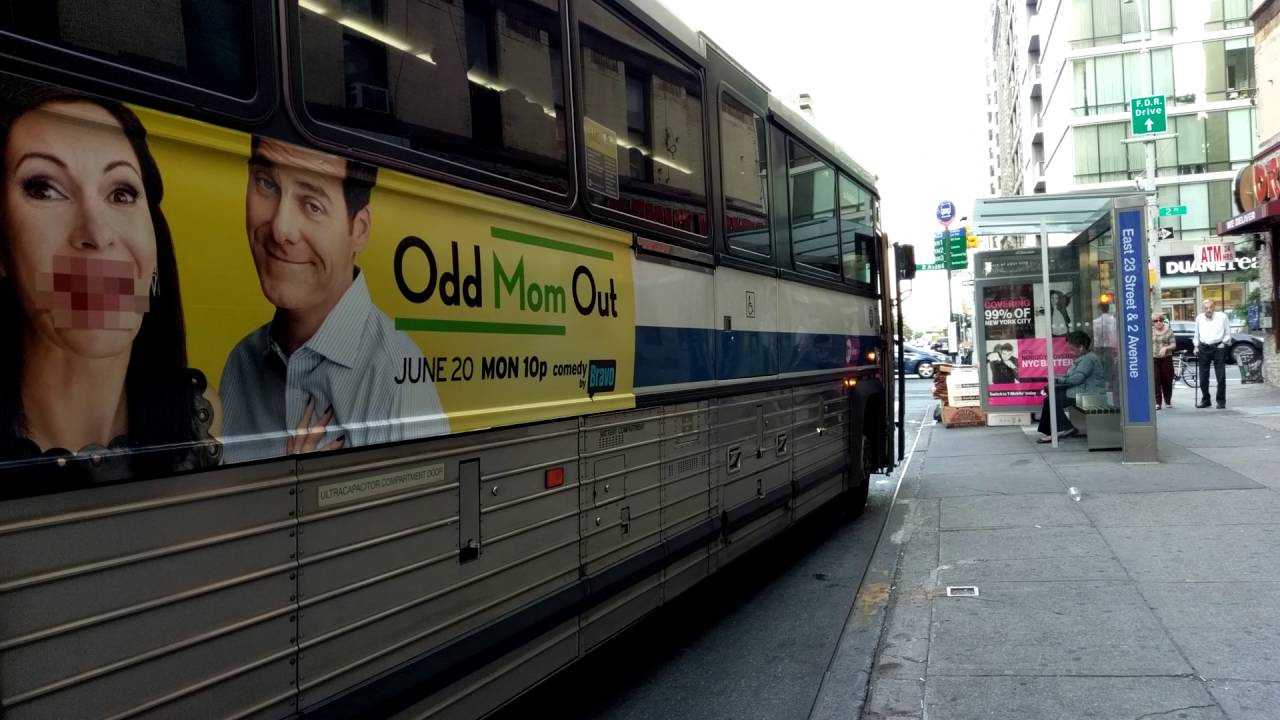 MTA Bus Company 2008 MCI D4500CT 2242 On The BM2 @ 23rd Street & 2nd ...