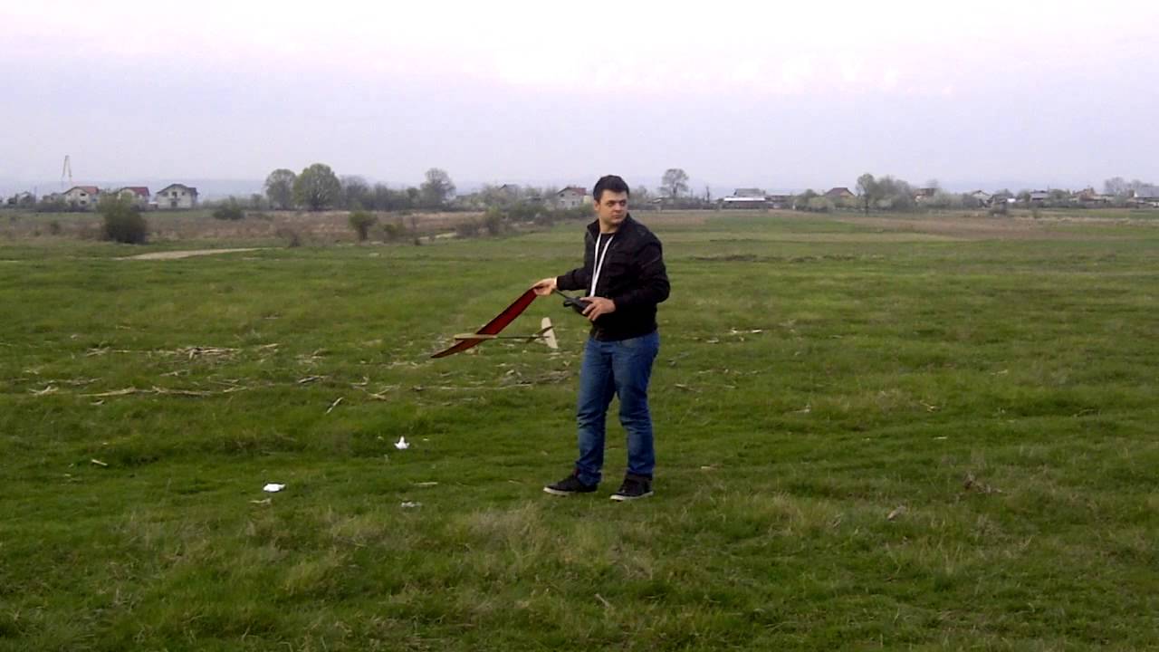 MiMi DLG too windy for a safe flight - YouTube