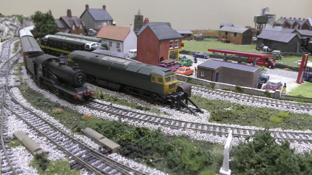 R3303 BR BLACK 4-4-0 D16/3 '62581' - YouTube