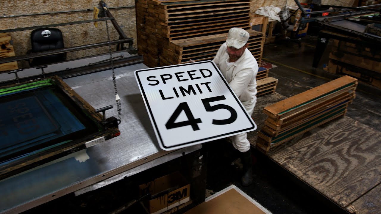 Beto Unit's Metal Sign Shop - YouTube