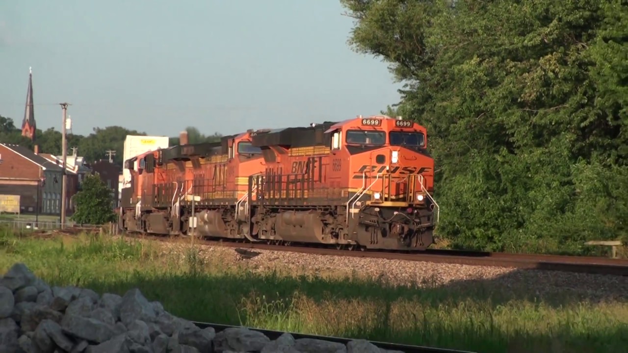 BNSF Fort Madison Ia. 07-24-17 - YouTube