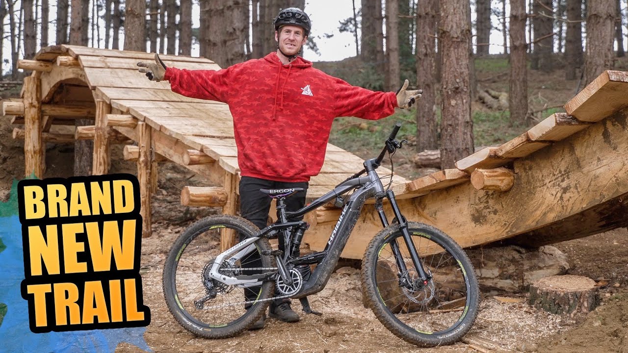 SHREDDING A BRAND NEW FREERIDE TRAIL IN THE BIKE PARK! - YouTube