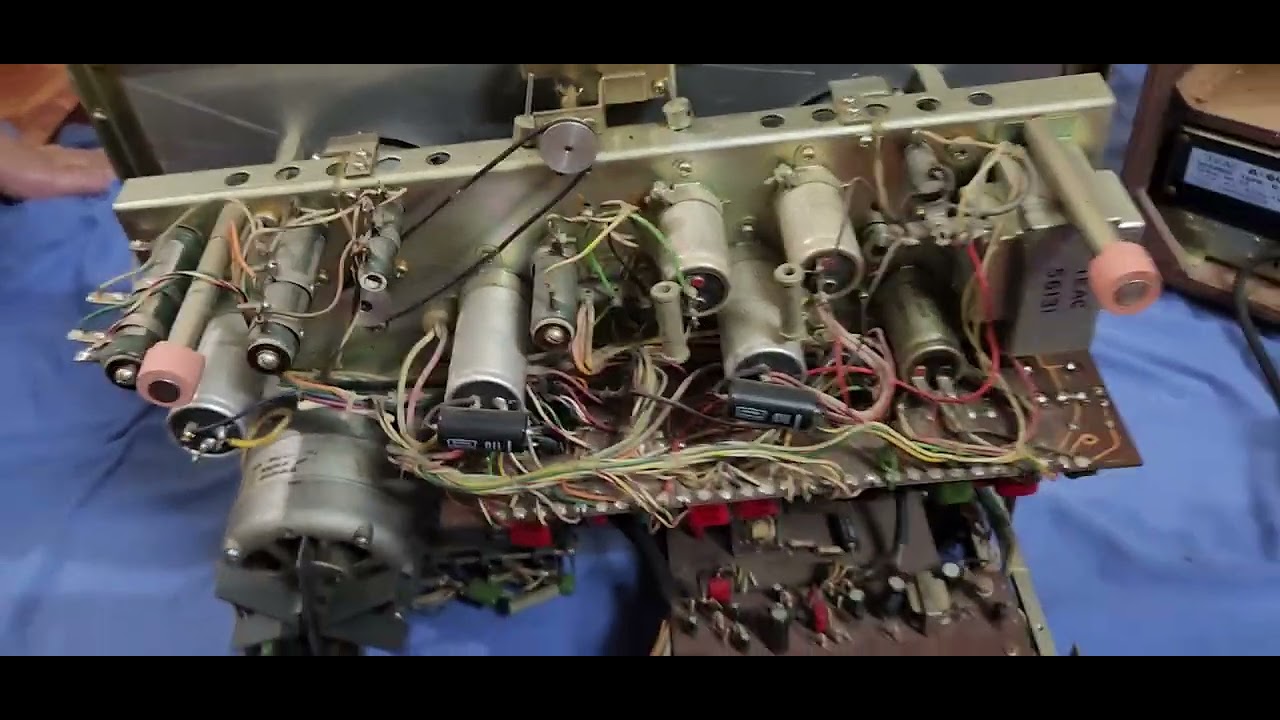 teac A6010 thay dây curoa và vệ sinh máy. - YouTube