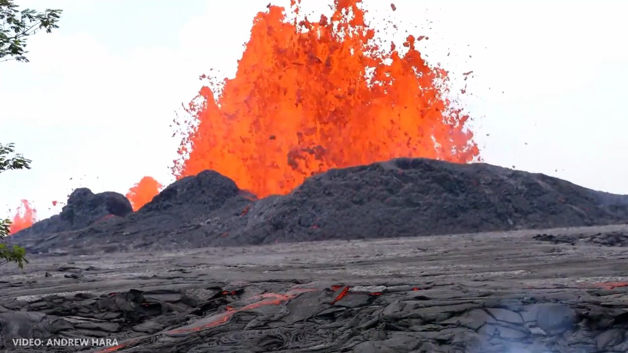 Hawaii volcano: Explosive eruption & Fissure 22 - YouTube