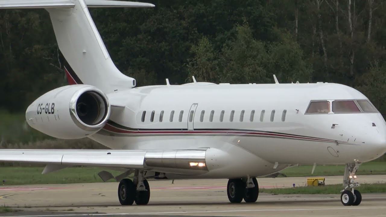 Farnborough. Runway 06 Planespotting. Bombardier Global 6000; Hawker ...