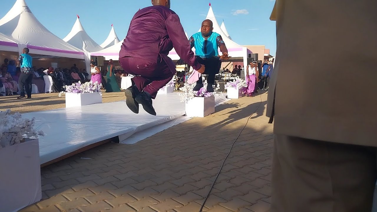 Isaac Enzamba performed live Enzamba song in mwengura gardens mbarara ...