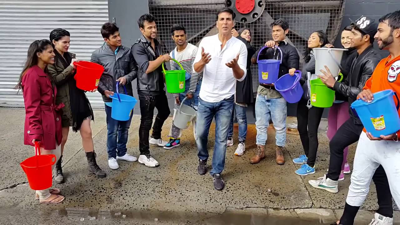 Akshay Kumar ALS Ice Bucket Challenge - YouTube