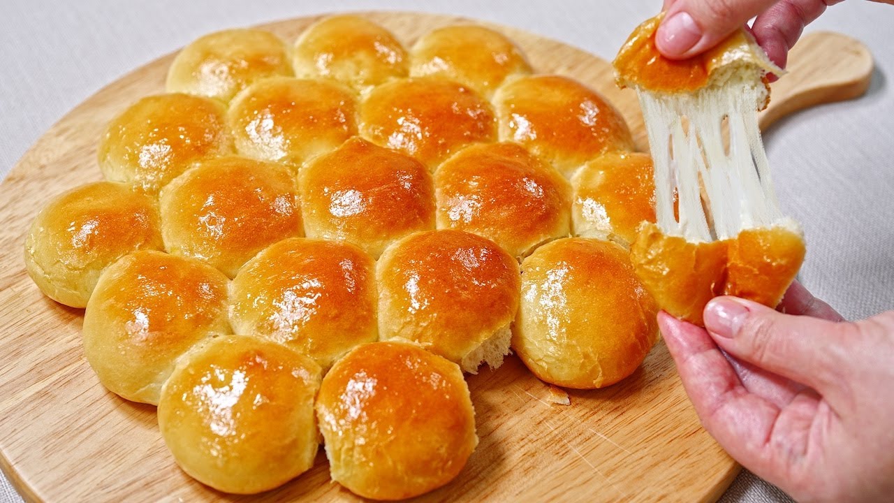 담백하고 폭신한 치즈빵 만들기!! 치즈는 쭉쭉, 빵은 폭신. 하나씩 한입에 쏙!! | Cheese ball bread #015 ...