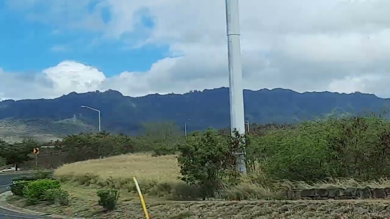 Approaching the old *Waianae Shield Volcano*, O'ahu, Hawaii, July 2022 ...
