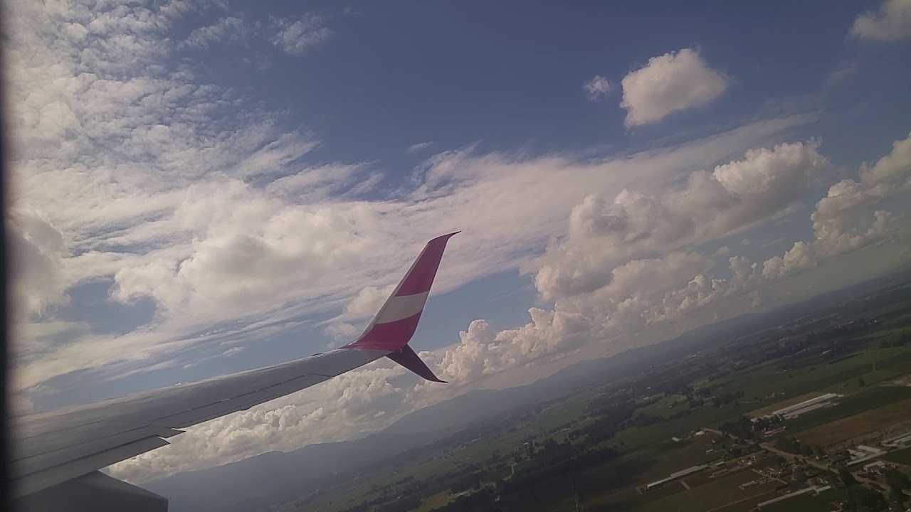 Swoop Flight 107 - Takeoff from Abbotsford Airport - YouTube