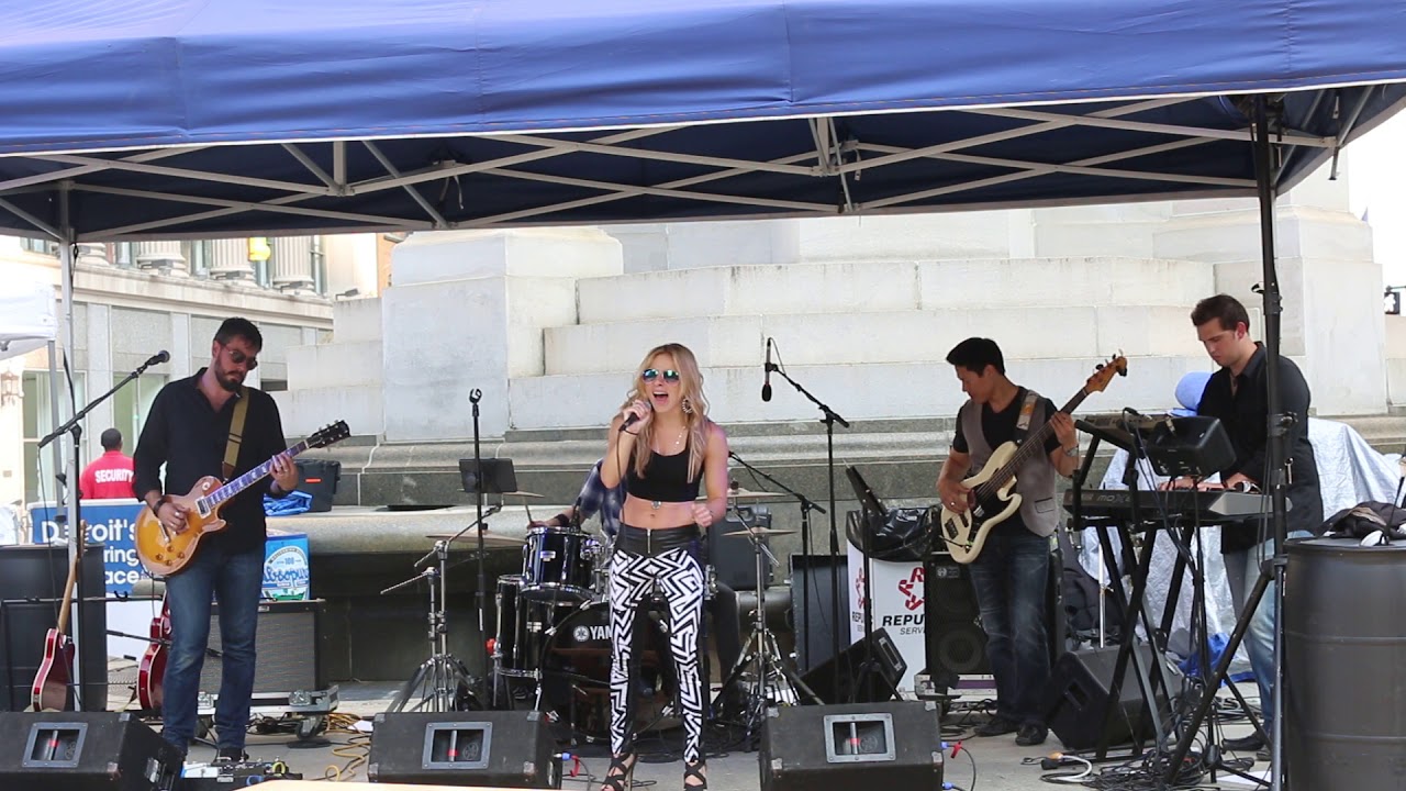 Alyssa Simmons- Full Band (Silver Lining- Original Song) - YouTube Music