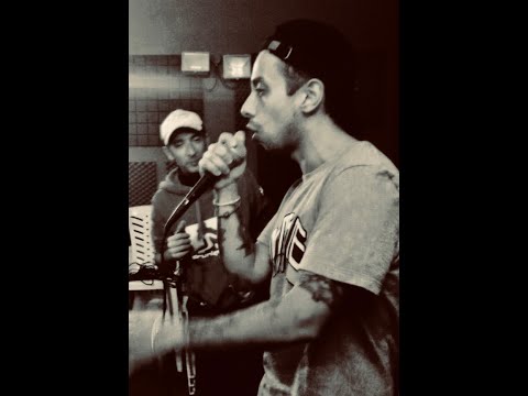 Feno ft MrX - COME TE (one live take 2014 CSOA MayDay La Spezia) - YouTube