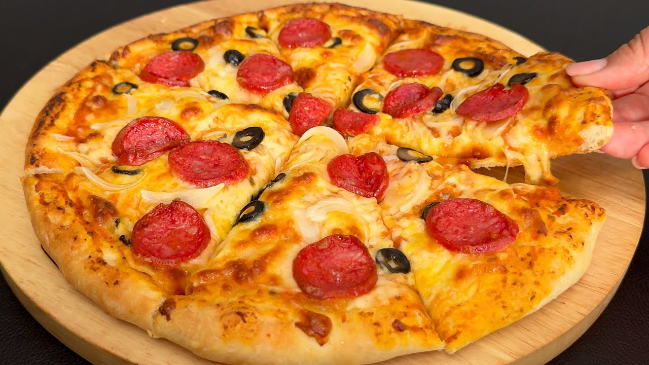 So machen Sie die perfekte hausgemachte Pizza? Das beste Pizza Rezept ...