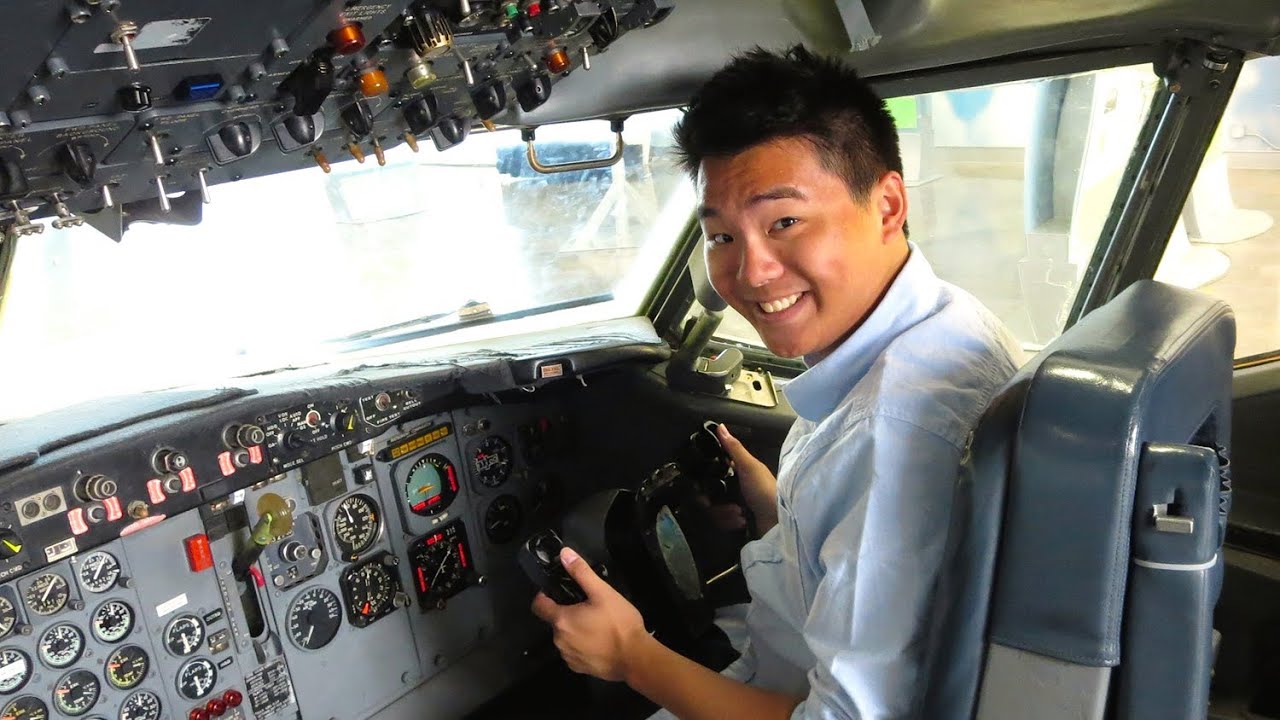 I BECAME A BOEING PILOT! (VLOG #76) - YouTube