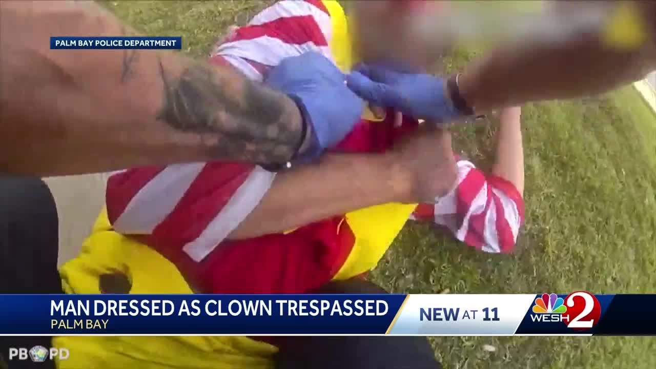 Florida man dressed as clown gets in scuffle with police during arrest ...