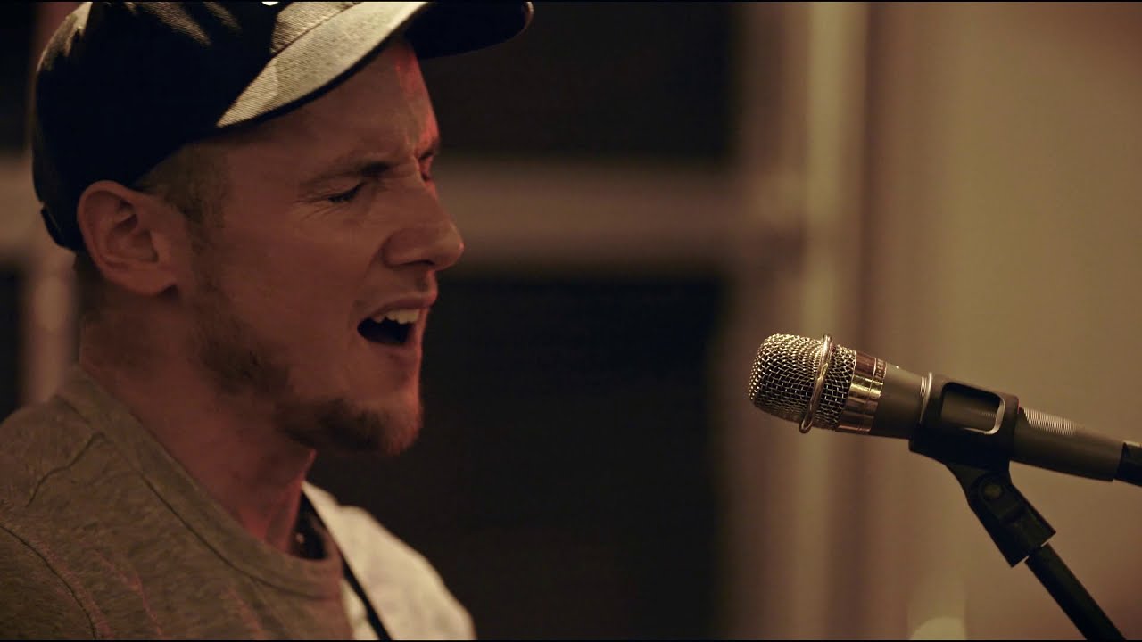 Levi Conner - Wasting My Time (live acoustic) - YouTube