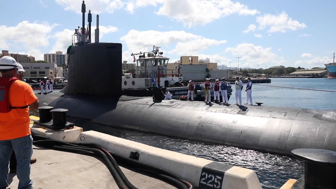 USS Vermont (SSN 792) Pearl Harbor Homecoming - YouTube