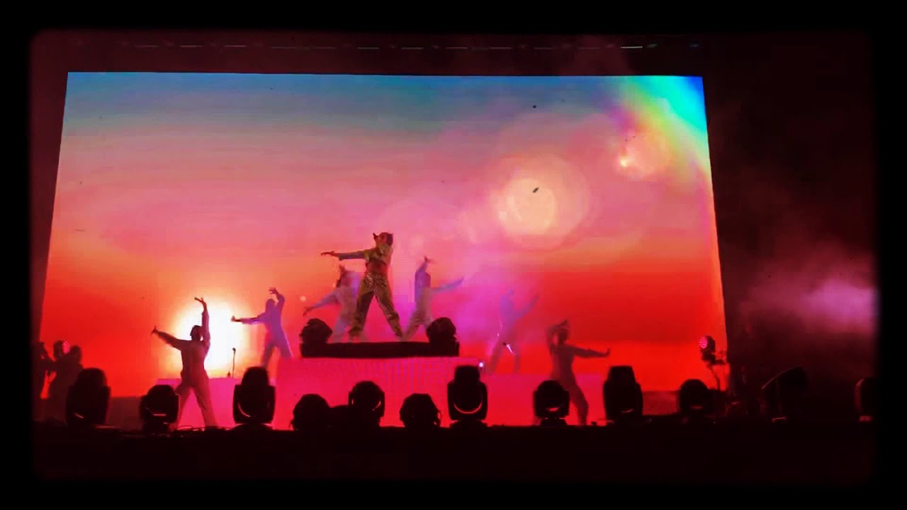 ROSÁLIA ft J BALVIN - CON ALTURA LIVE 2019 - YouTube