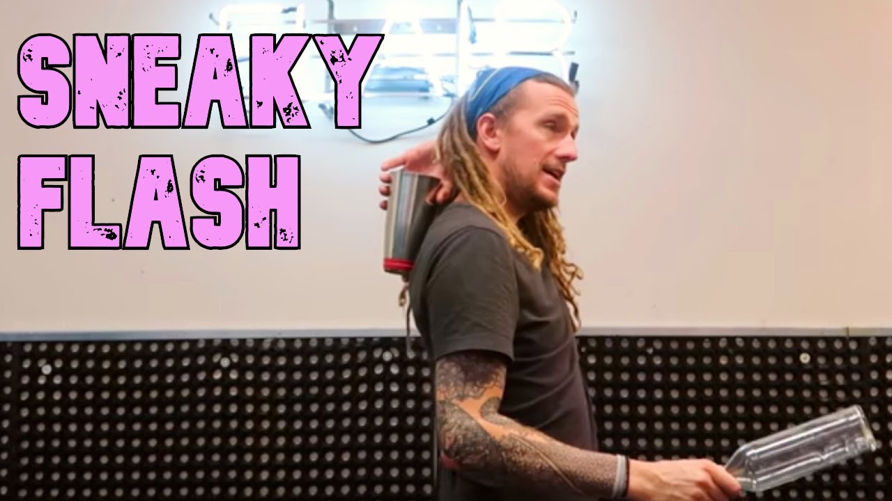 Sneaky Flash - 3 Min Thurs - s2e4 - YouTube