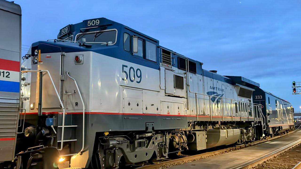 Amtrak Dash 8 509 RETURNS to the Coast Starlight!! - YouTube