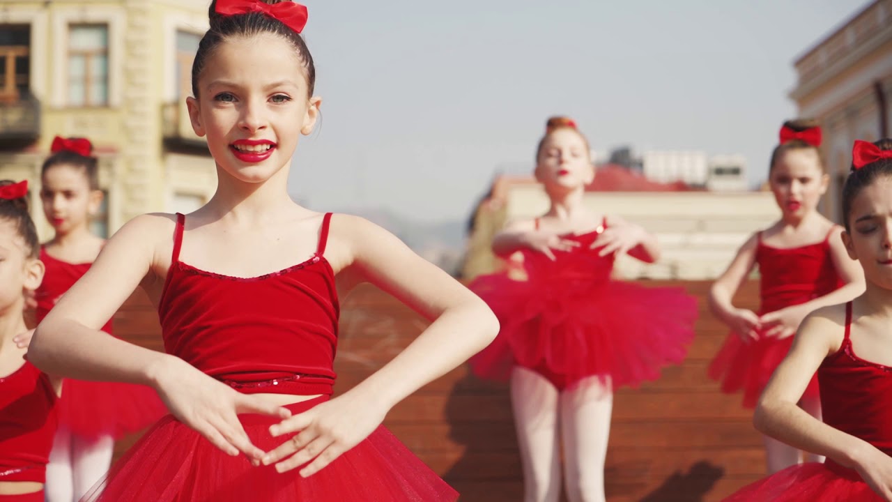 Magic Show Ballet - Tojinebi - YouTube