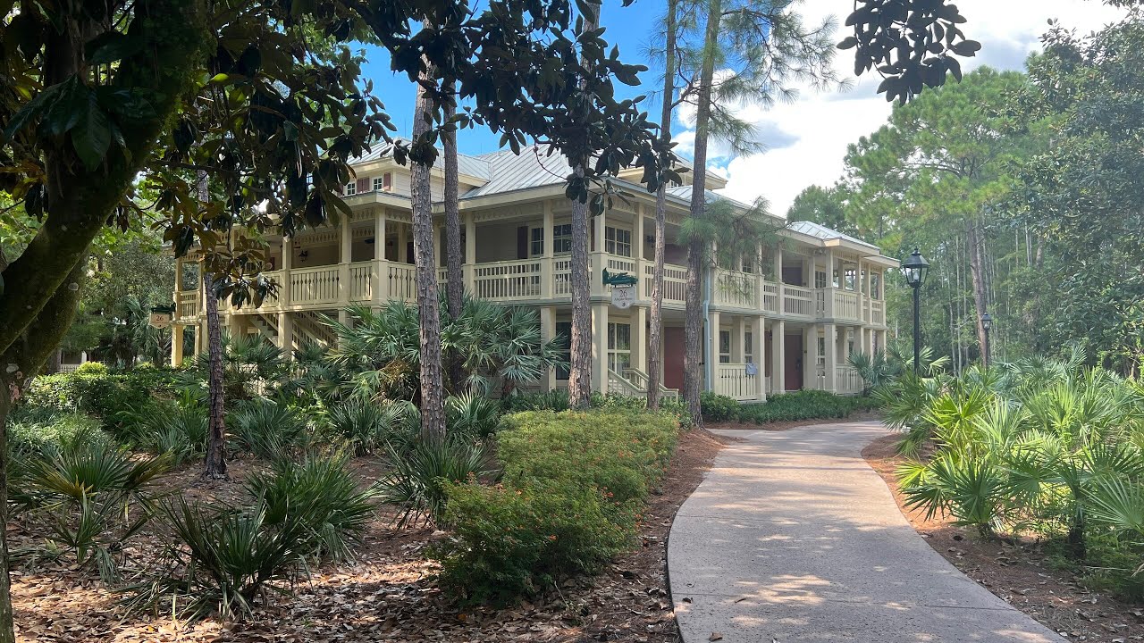 Staying at Disney's Port Orleans Riverside | Full Room Tour & Full ...