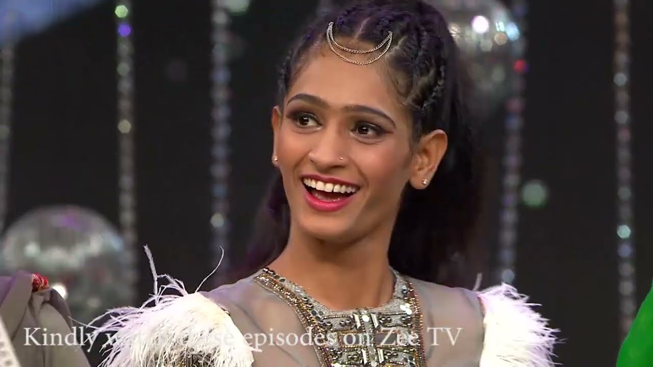 DID Super Moms: Varsha signs her first autograph - YouTube