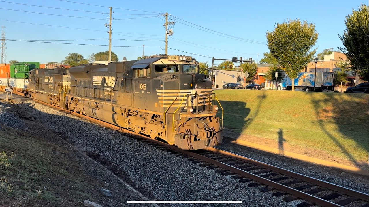 NS 28R: NS 1016 9965 Mid-DPU NS 1199 9741 Duluth GA - YouTube