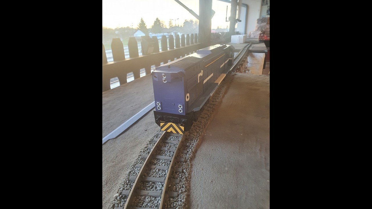 G scale HŽ 2044 dizel loco, first test run. - YouTube