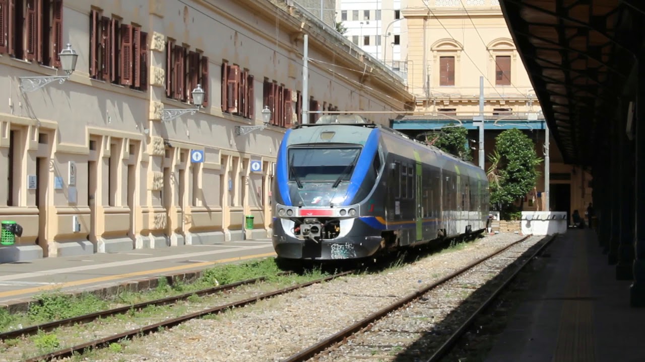 STAZIONE DI AGRIGENTO CENTRALE ! Partenza del Regionale 26842 per ...