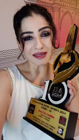 Raveena Tandon awarded International iconic awards for karma calling ...