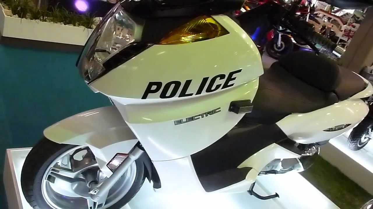 Vectrix Police Electric Scooter 2013 colombia - YouTube