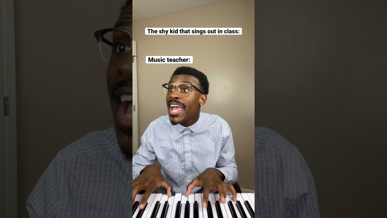 The shy kid that sings in class - YouTube