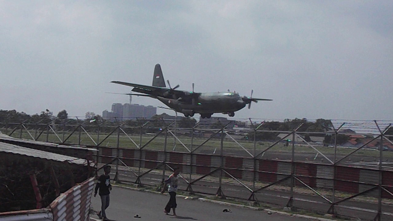 BDO Spotter | C 130 Hercules Indonesian Air Force A - 1305 Landing ...