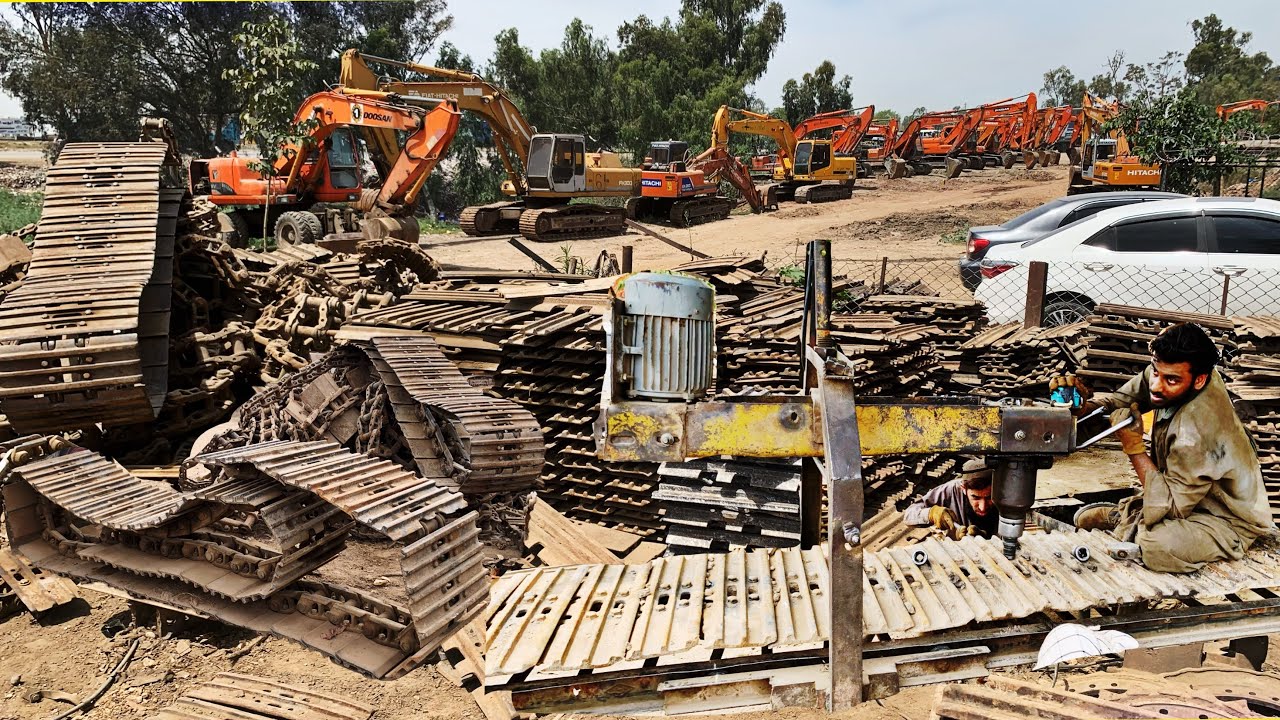 Excavator track Chain restoration | How to repair rusted track chain of ...